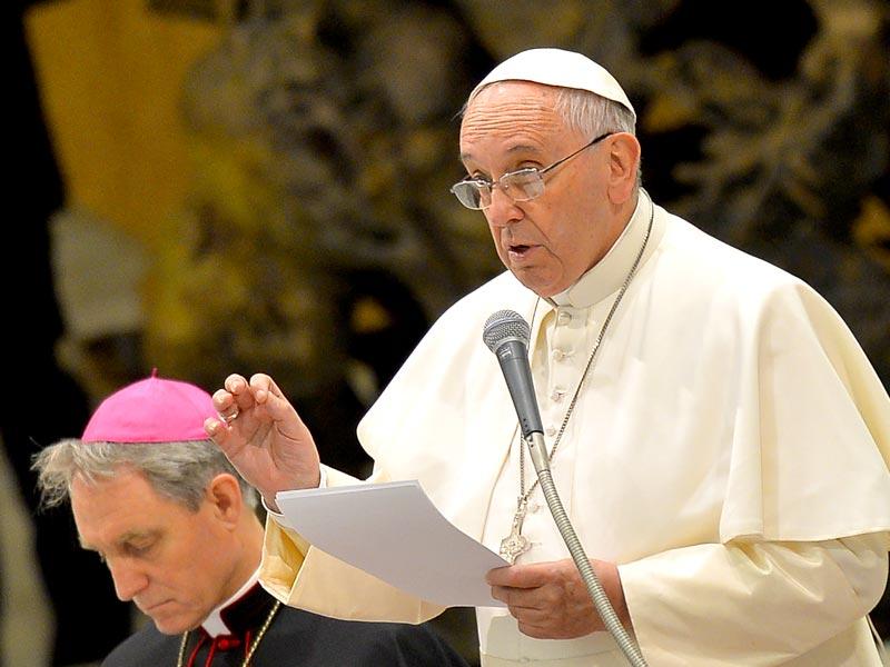 Pope rows back from 'rabbits' comments, praises large families | World News