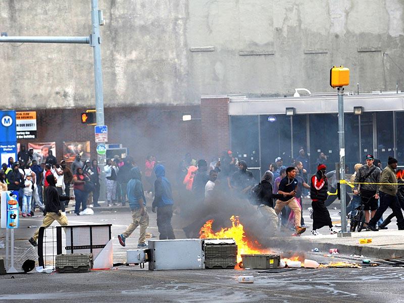 Baltimore: Race riots after funeral of black man; emergency declared ...