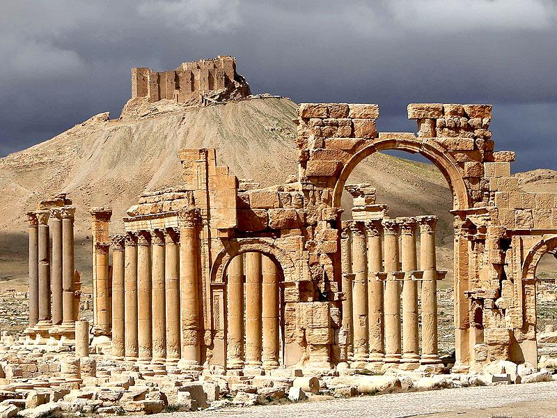 IS at gates of Syria's Palmyra raising fears for ancient city | World News