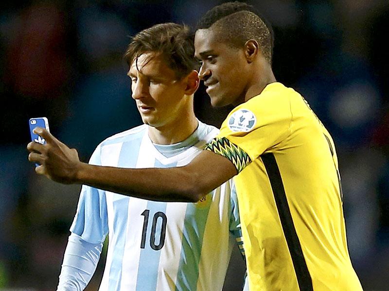 Messi enjoys on-pitch selfie moment after Copa America match ...