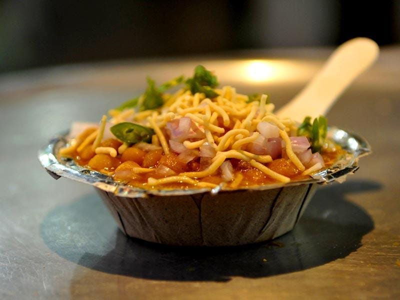 Delhi monsoon feast: Best street joints for fabulous fried food ...