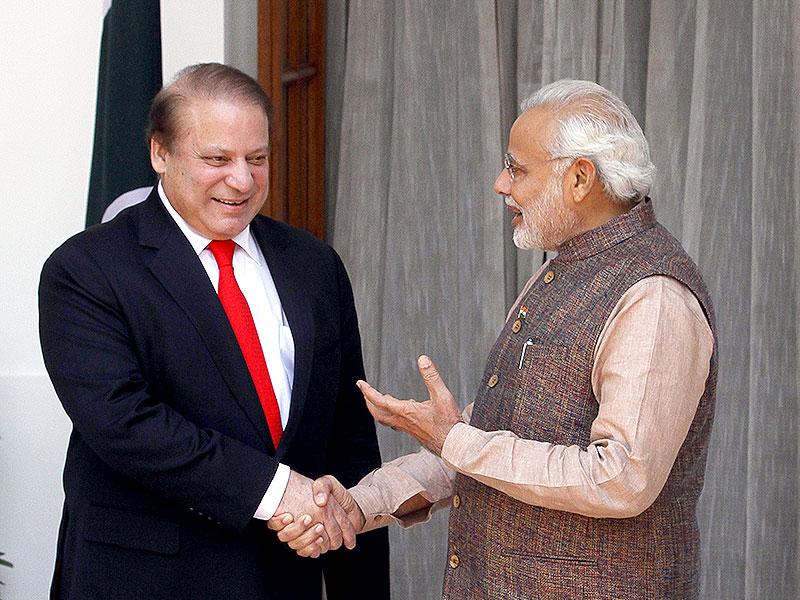 Modi chats with Sharif over dinner, a day before bilateral talks ...