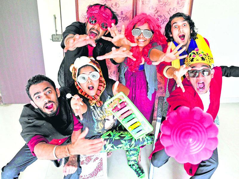 Satyajit Ray's Hirak Rajar Deshe inspires this quirky play - Hindustan ...