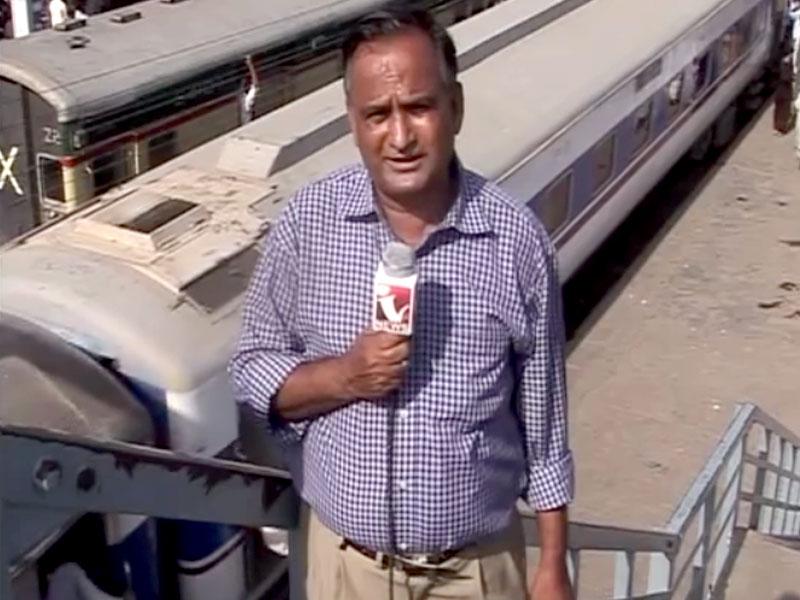 Pakistani journalist Chand Nawab roughed up in Karachi | World News