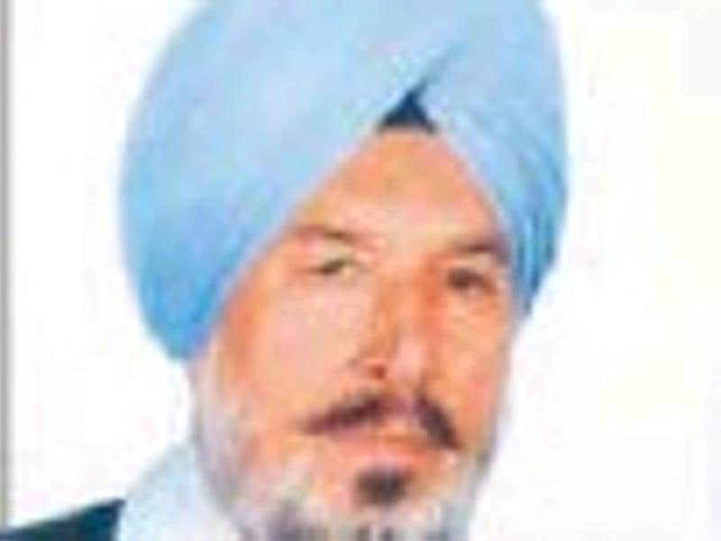 Driver-turned-author gets sahitkar award | Hindustan Times