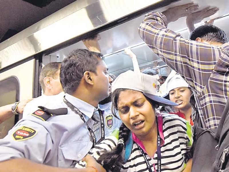 Delhi Metro: Staff shortage puts safety of commuters at risk | Latest ...