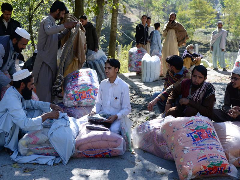 Pakistan races against time to send aid to quake-affected areas | World ...