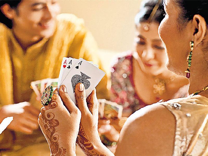 Here’s a quick guide to perfect your festive evening | Lifestyle News