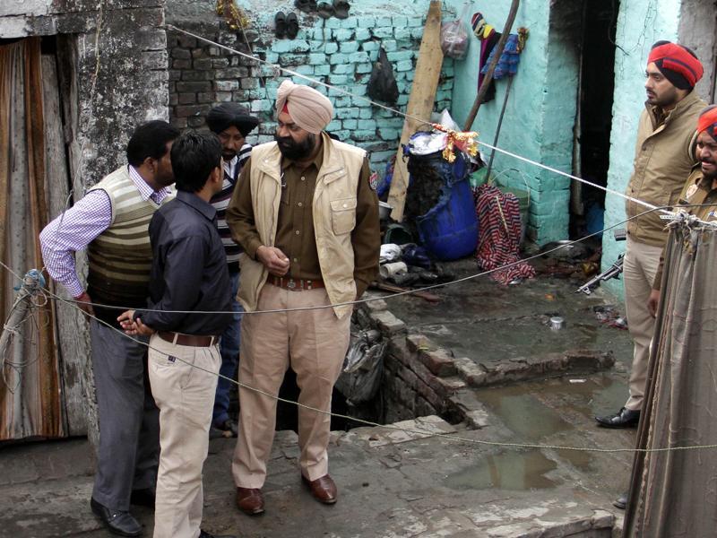 3 kids charred to death as LPG cylinder catches fire | Hindustan Times