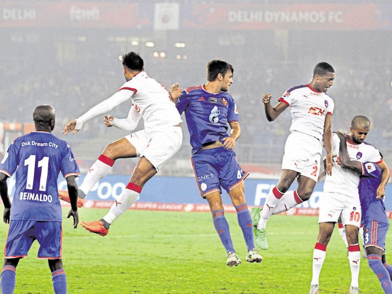 ISL: Goa claim top spot after dramatic victory over Dynamos | Football News