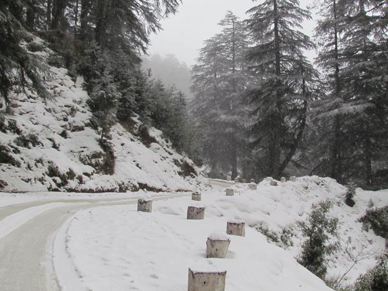 Weather roundup: Lahaul-Spiti cut off, snow in Valley continues ...