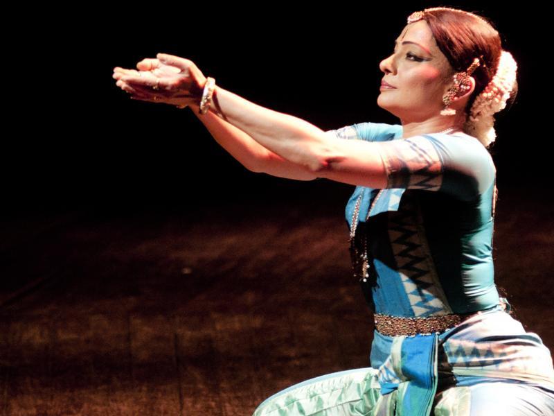 malavika item dancer