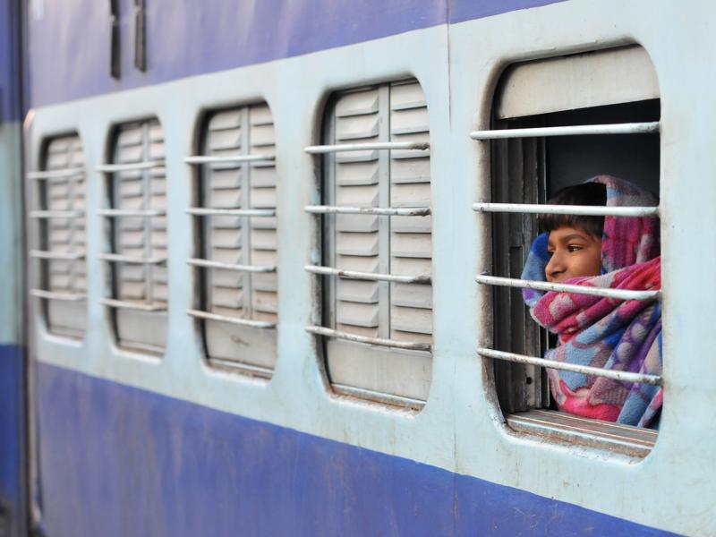 Jharkhand: 16-year-old girl thrown off running train, dies on spot ...