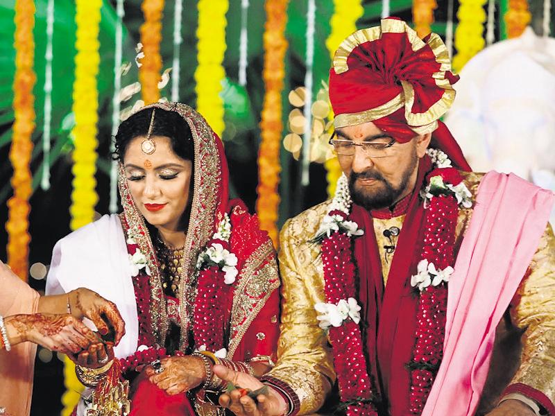 Wedding bells ringing: Kabir Bedi ties the knot with Parveen Dusanj ...