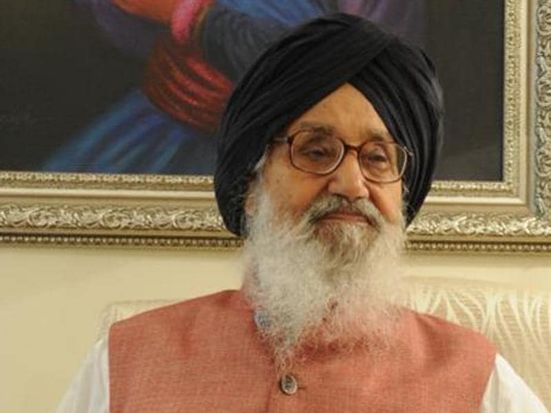 Find ways to make farming profitable: Badal to varsities - Hindustan Times