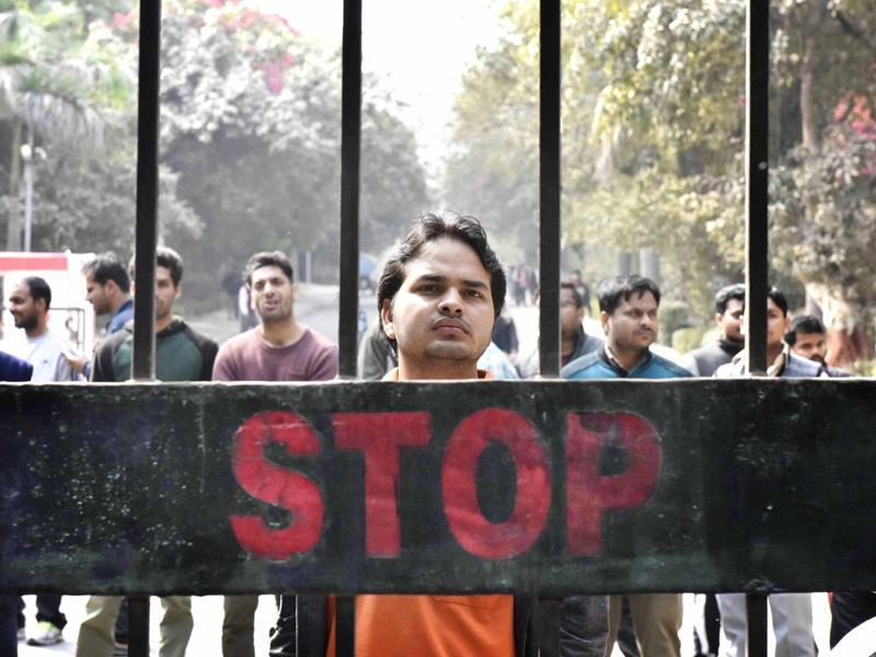 In pics | Student protests: JNU turns into melting pot of controversy ...