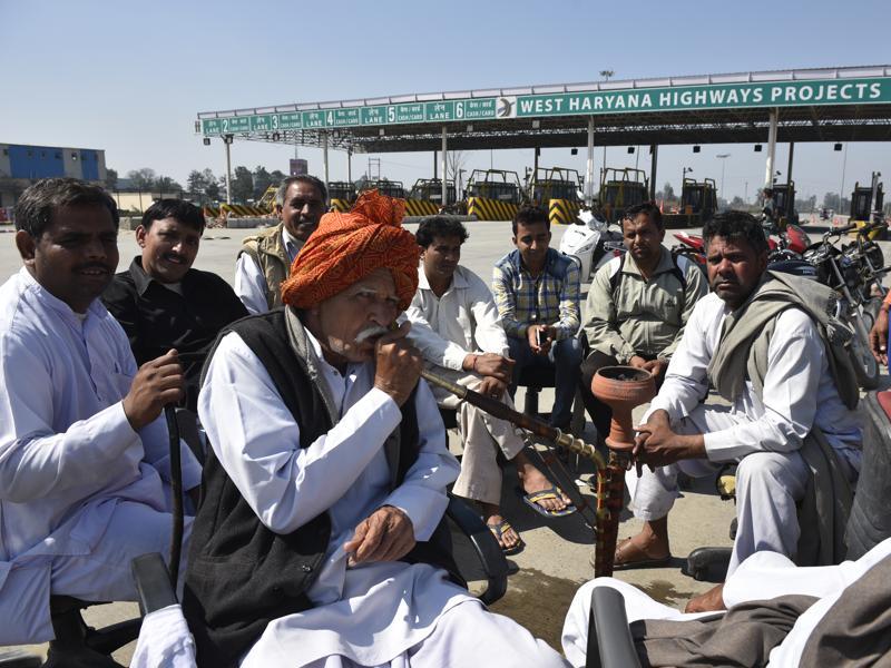 Jat stir: Reservation quotas have become caste entitlements | Hindustan ...