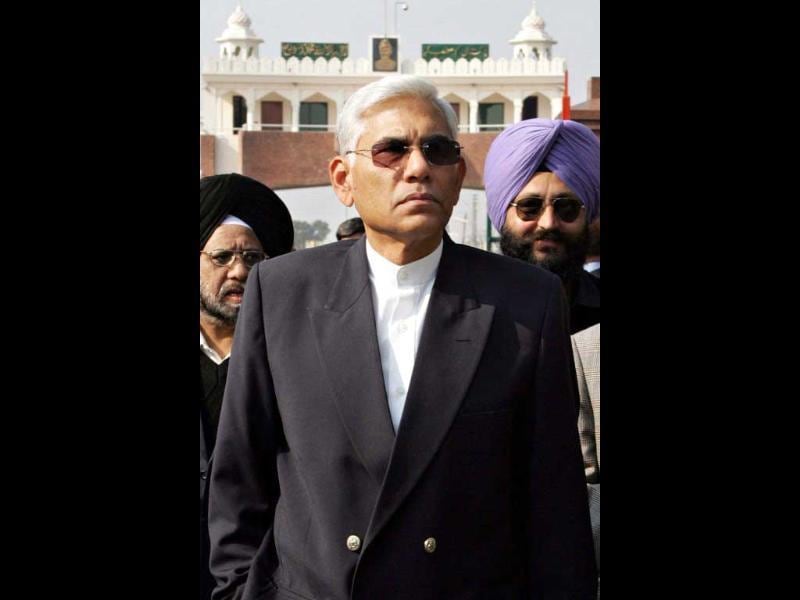 Ex CAG Vinod Rai’s name discussed for heading bank board - Hindustan Times