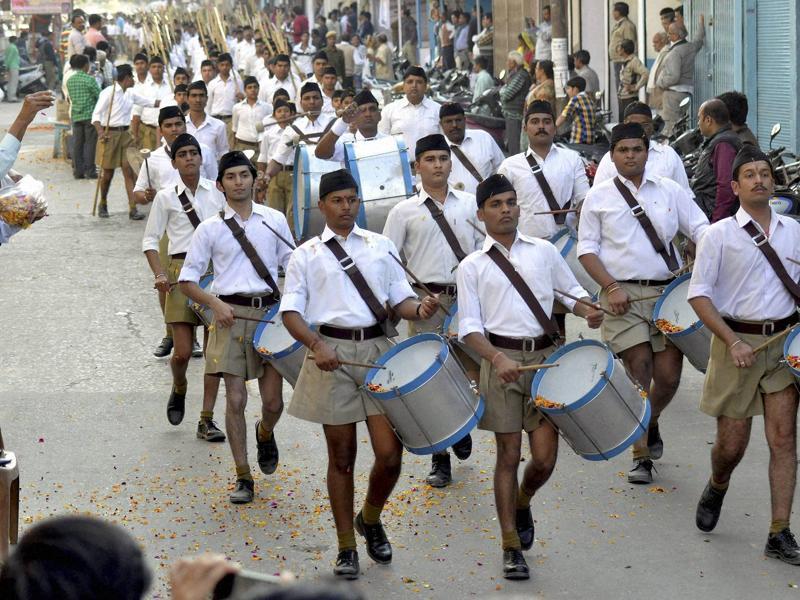 Shankaracharya unhappy over RSS changing its dress | Hindustan Times