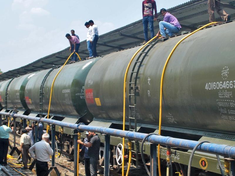 Train with five lakh litres of water leaves for Latur | Mumbai news