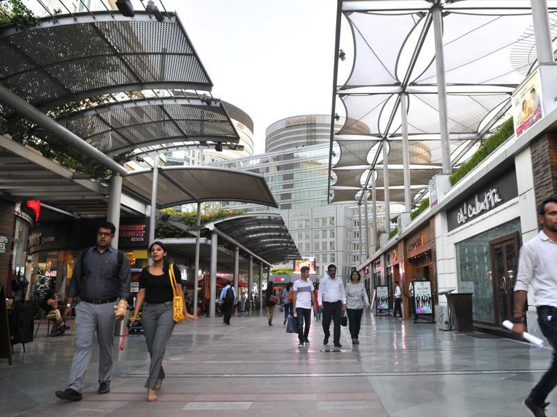 Gurgaon, playground of the rich plays with history | Hindustan Times