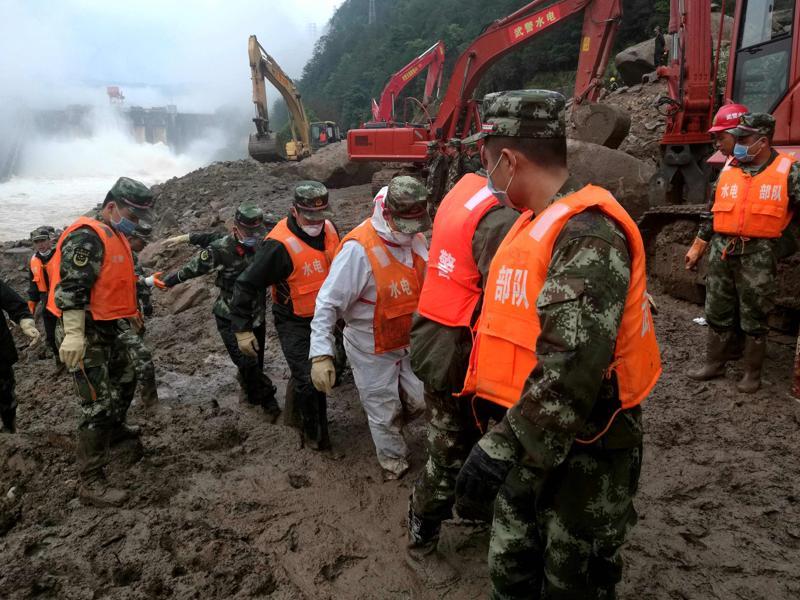 China landslide: Death toll rises to 31, rescue ops continue | World News