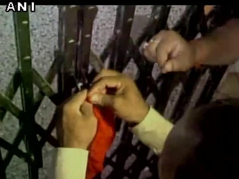 Suspended JD (U) leader Manorama Devi absconding, house sealed | Latest ...