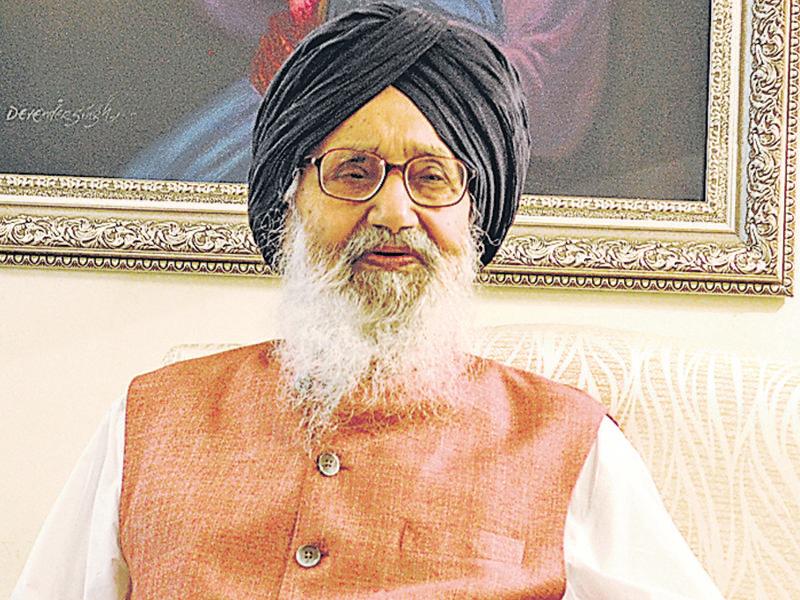 Badal govt plans media blitz to highlight its achievements | Hindustan ...