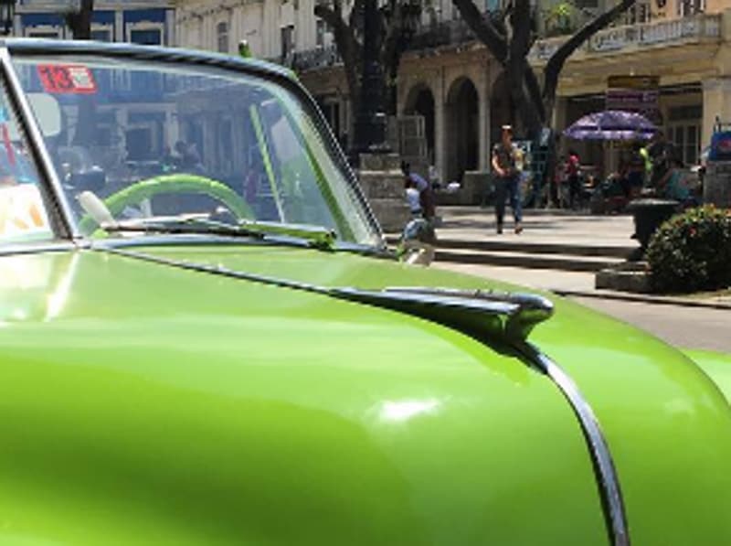 First Transformers 5 set image teases a vintage car Transformer ...