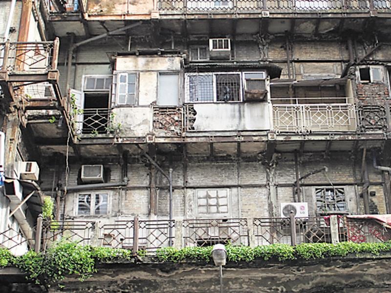 MHADA names 11 ‘extremely dangerous’ buildings | Mumbai news
