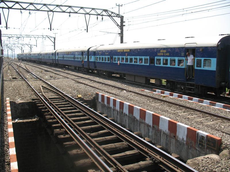Speaker, minister to flag off trains from Indore - Hindustan Times