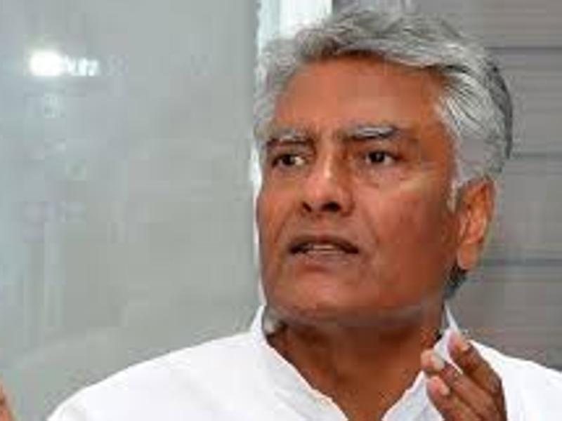 Jakhar alleges favouritism in distribution of blue cards | Hindustan Times