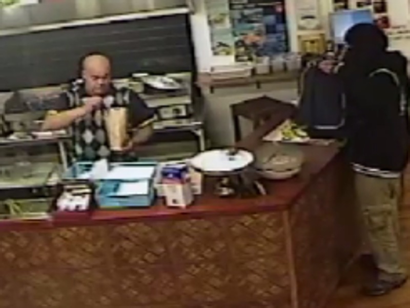 Viral video: NZ kebab shop owner snubs armed robber, serves another ...