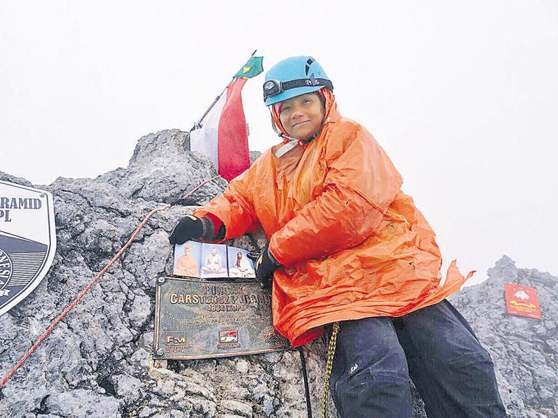 Arunima Sinha from UP conquers Indonesia’s highest peak | Latest News India