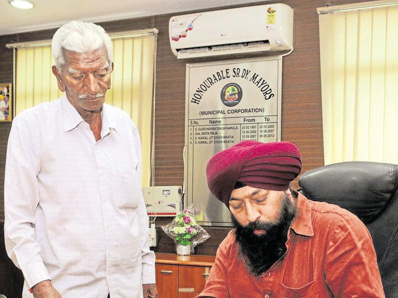 Bhatia accuses SAD councillors of supporting mayor for vested interest ...