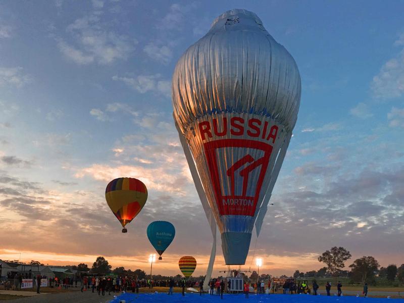Around the world in 11 days: Russian hot-air balloonist claims world ...