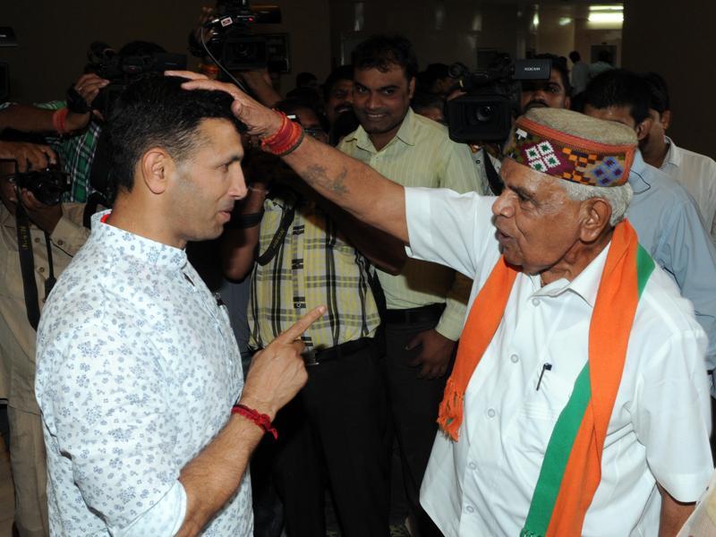 MP: Dropped from cabinet, Gaur turns biggest critic of govt | Hindustan ...