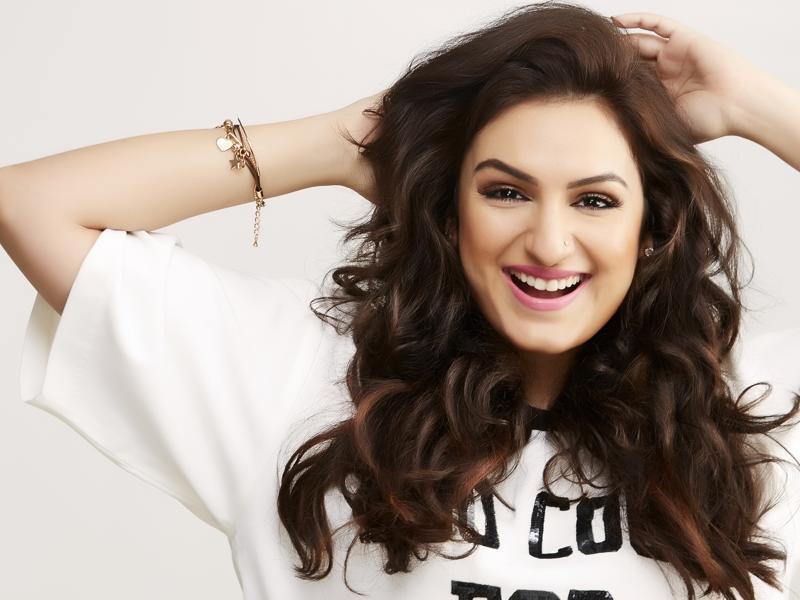 Akriti Kakar goes back to her roots, sings for a Pakistani film ...