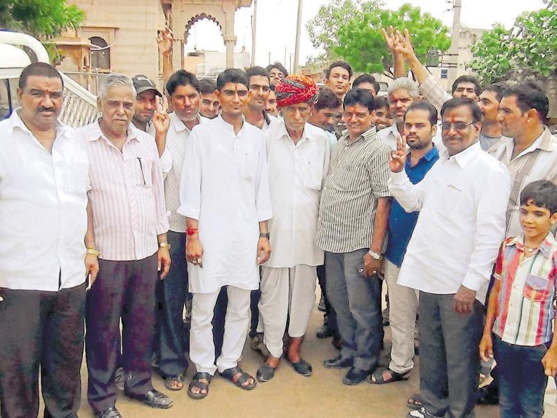 Over 900 Tausar villagers travel 1700km to vote in sarpanch election ...
