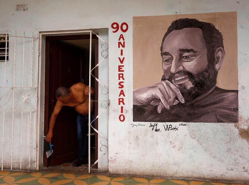 Putin wishes ‘dear friend’ Fidel Castro happy 90th birthday | World ...