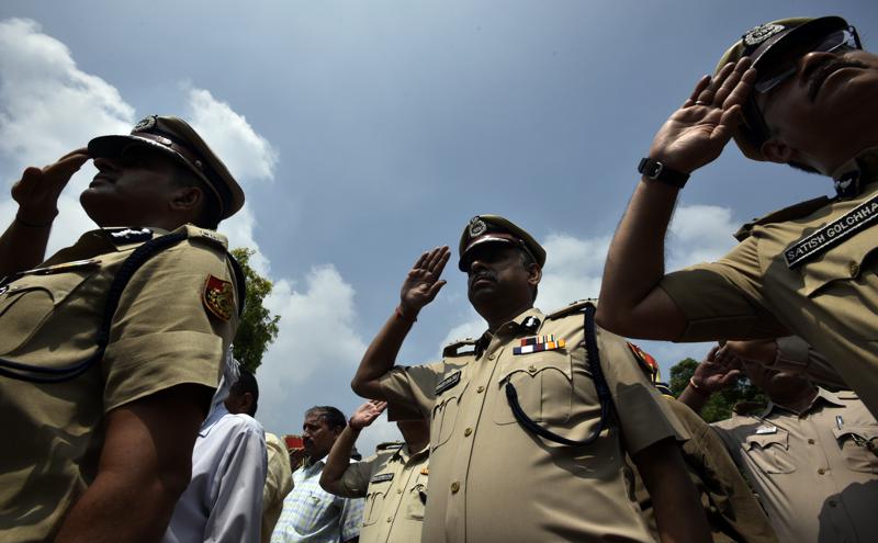 Consider a salary hike for Delhi Police, HC tells Centre | Latest News ...