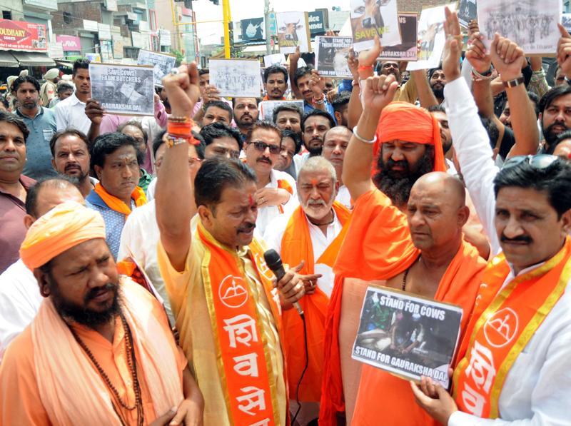 Right-wing activists protest against arrest of Gau Raksha Dal chief ...