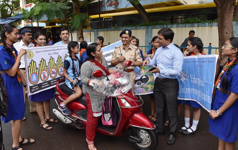 Schools join hands with cops to drive home road-safety message | Mumbai ...