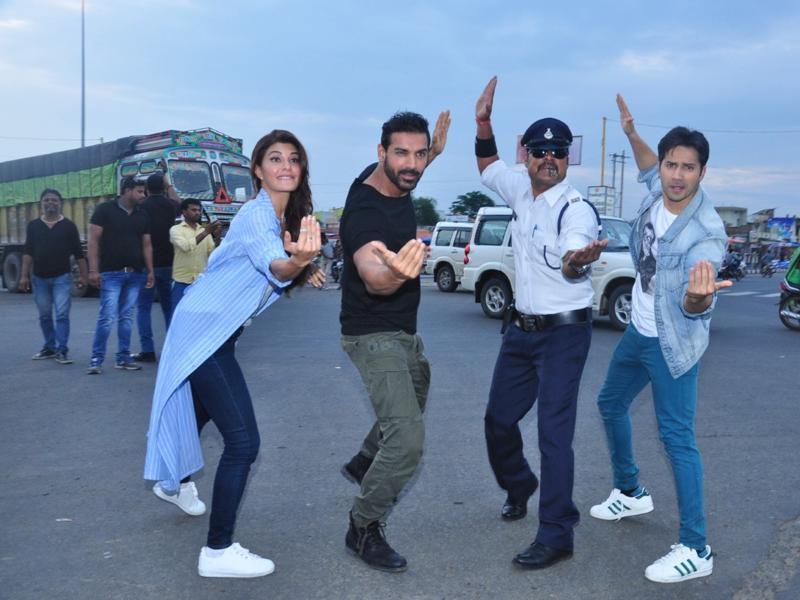 Cop in Indore dances his way to fame, colleagues turn against him ...