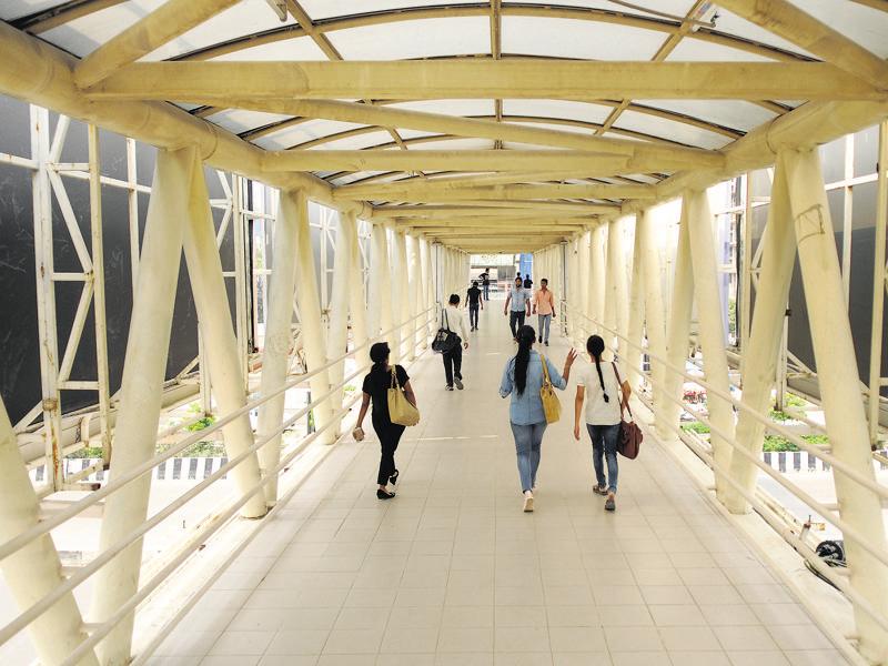 Noida’s pedestrian bridges not differently abled friendly | Hindustan Times