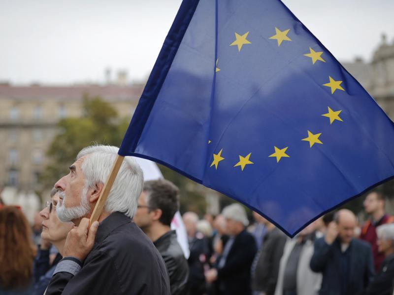 EU launches tough border force to curb swelling migrant crisis | World News