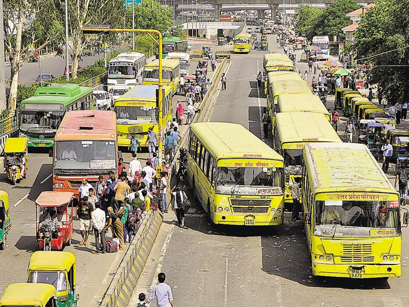 Noida-Greater Noida bus service misses deadline | Hindustan Times