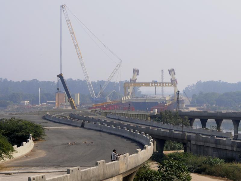 Signature Bridge almost ready, beautification plan not | Latest News Delhi