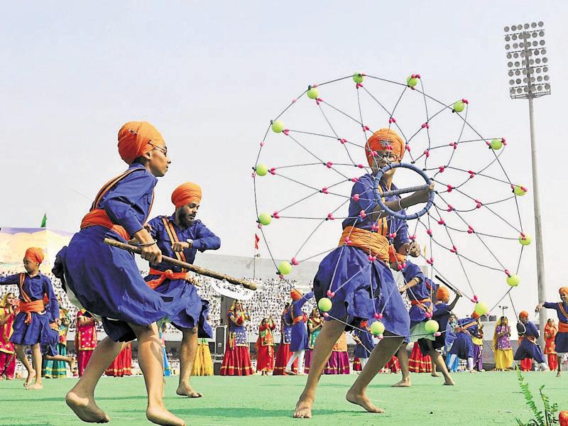 50th Punjabi Suba anniversary: 1,600 students put up a dazzling show ...