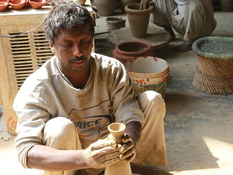 This diwali, visit Kumhar Colony and light up a potter’s life ...